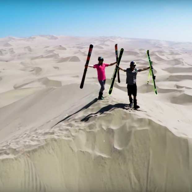 Skiën in de zandduinen van Huacachina in Peru